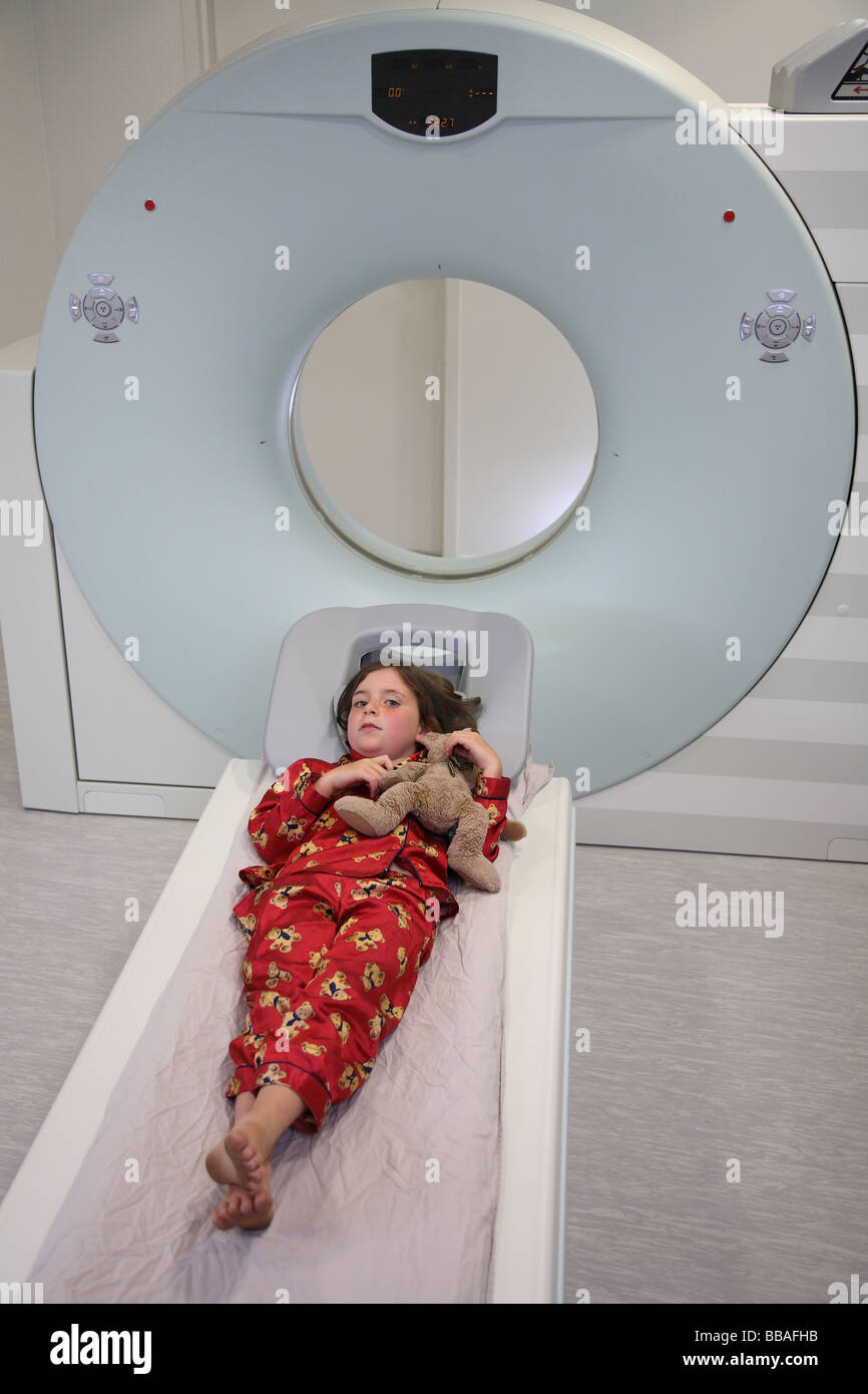 Ct scan child -Fotos und -Bildmaterial in hoher Auflösung – Alamy