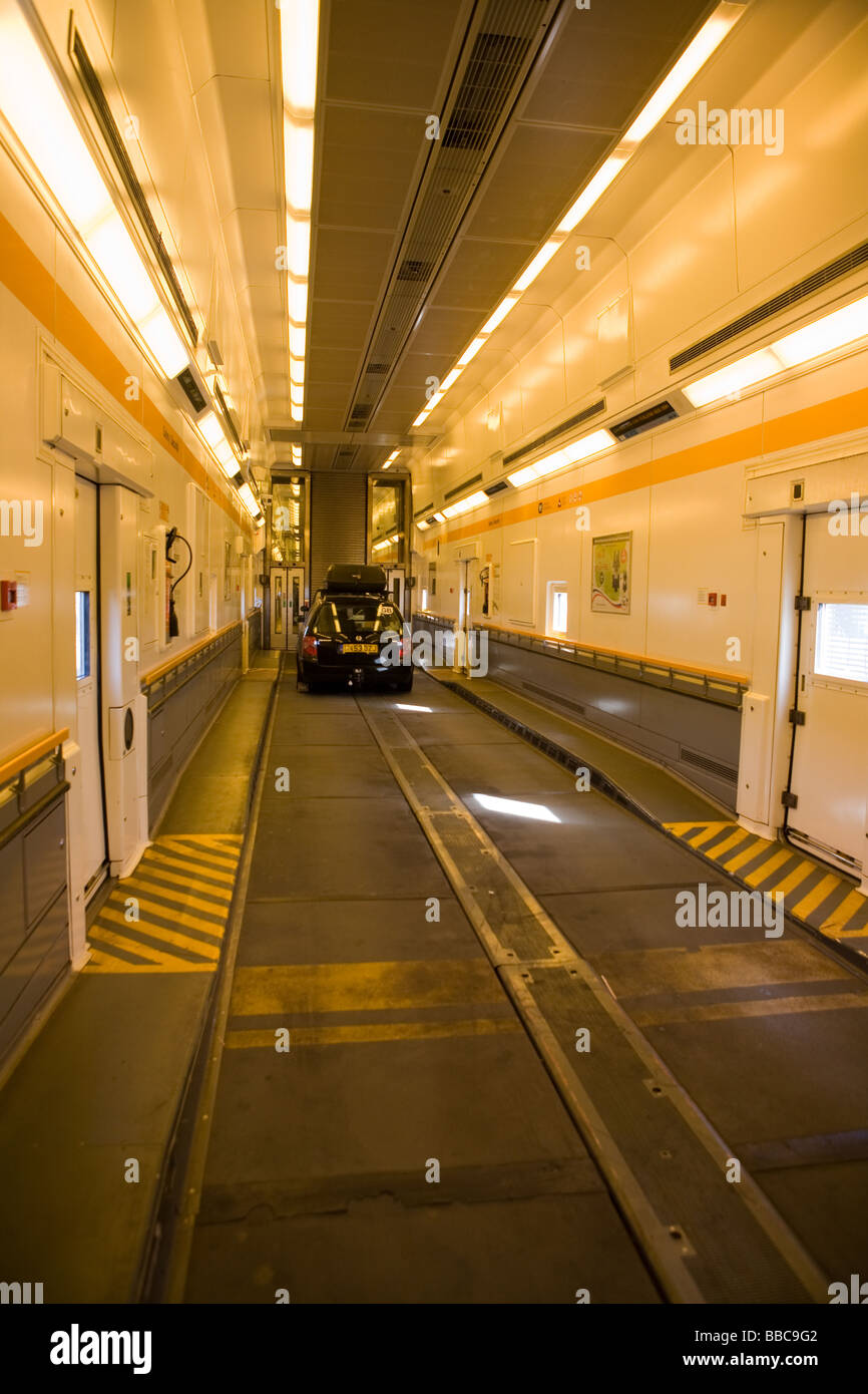 Inside channel tunnel -Fotos und -Bildmaterial in hoher Auflösung – Alamy