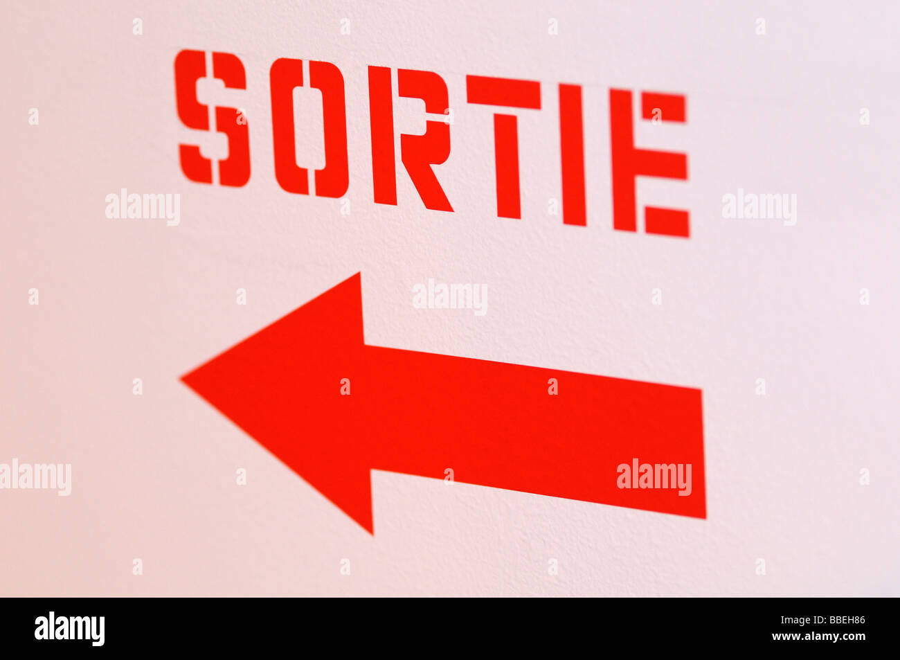 Roter pfeil nach links -Fotos und -Bildmaterial in hoher Auflösung – Alamy
