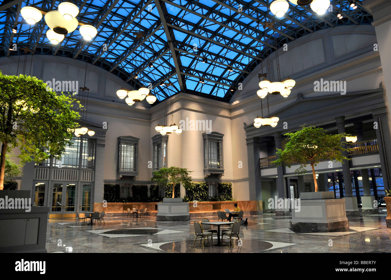Chicago atrium -Fotos und -Bildmaterial in hoher Auflösung – Alamy