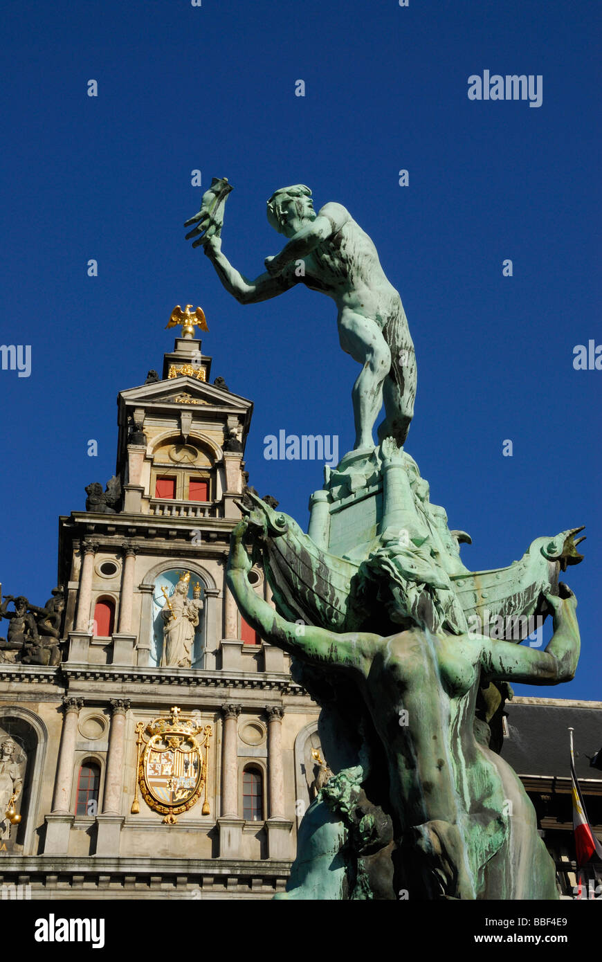 Statue von Brabo und der Riese Hand, Antwerpen Rathaus, Grote Markt ...