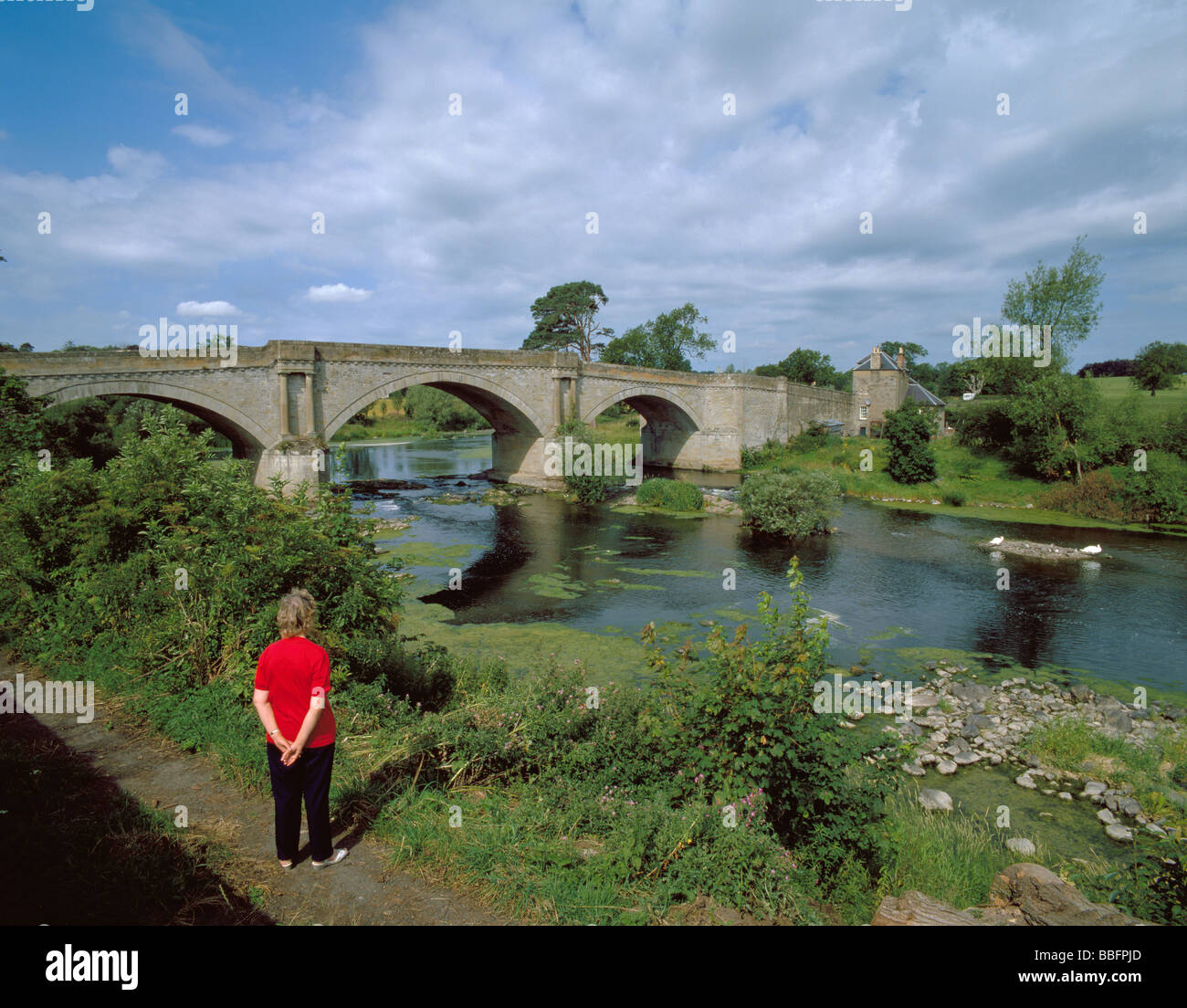 3 arch stone bridge -Fotos und -Bildmaterial in hoher Auflösung – Alamy