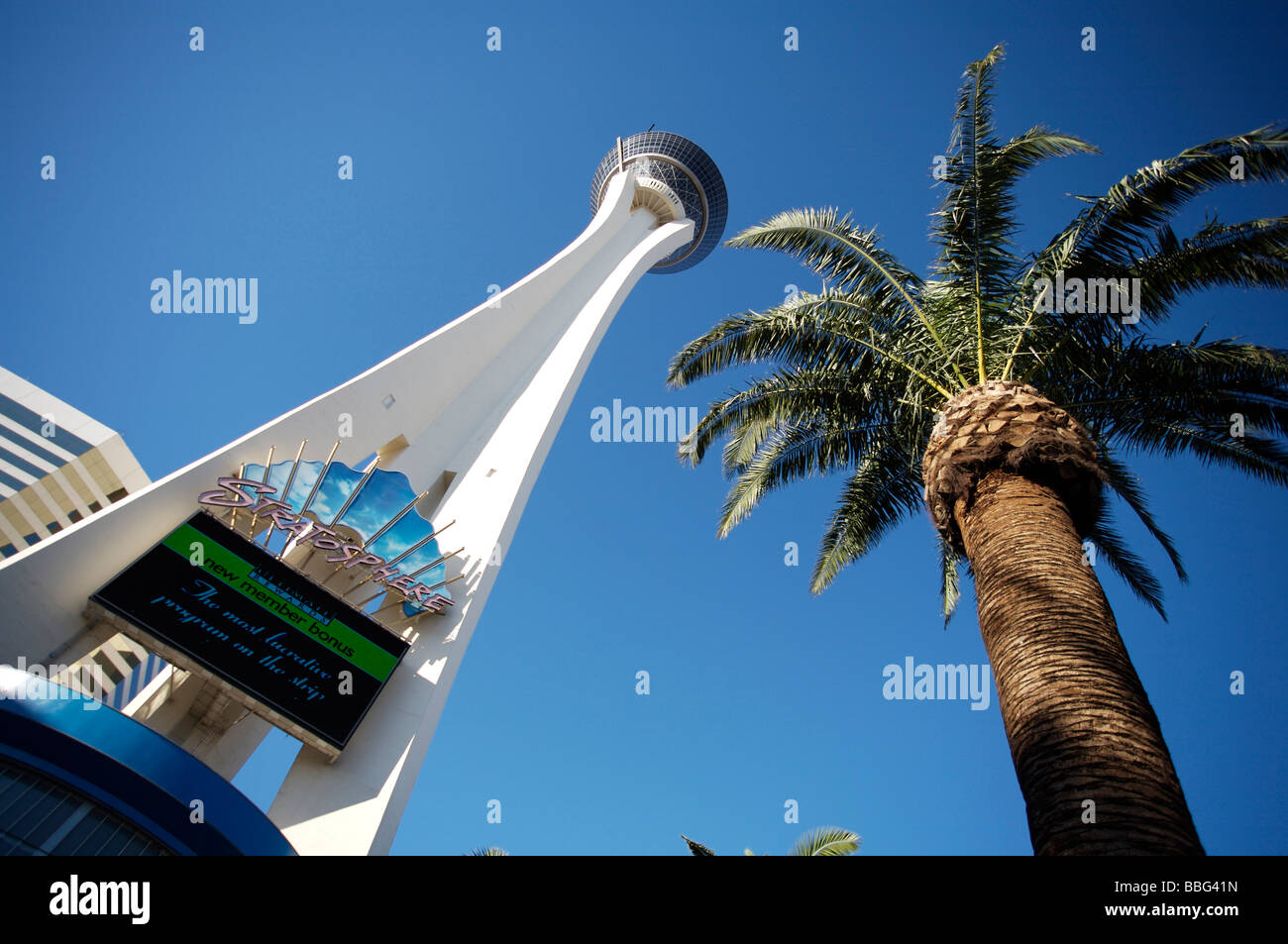 The stratosphere tower -Fotos und -Bildmaterial in hoher Auflösung – Alamy