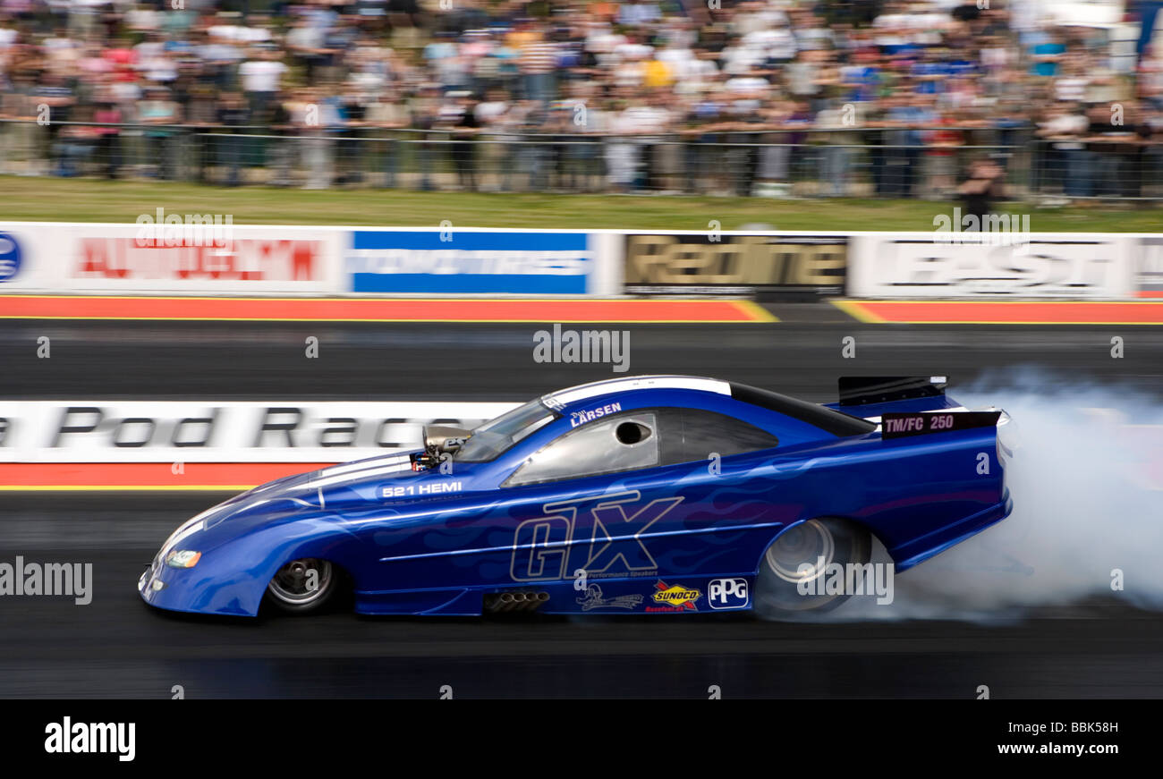 Top Methanol Funny Car Dragster angetrieben von Dan Larsen in der FIA ...