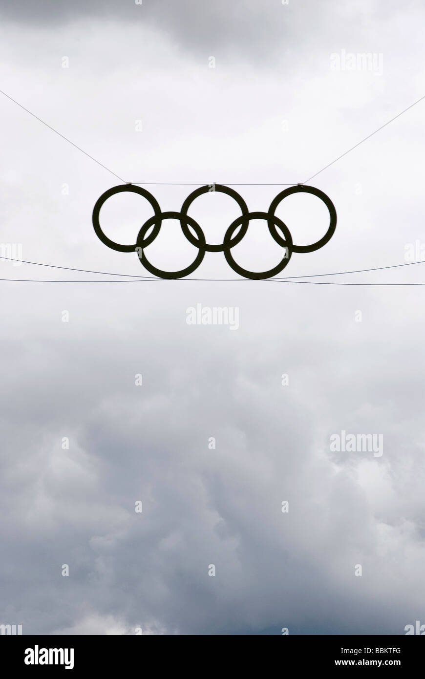 Olympic rings symbol -Fotos und -Bildmaterial in hoher Auflösung – Alamy