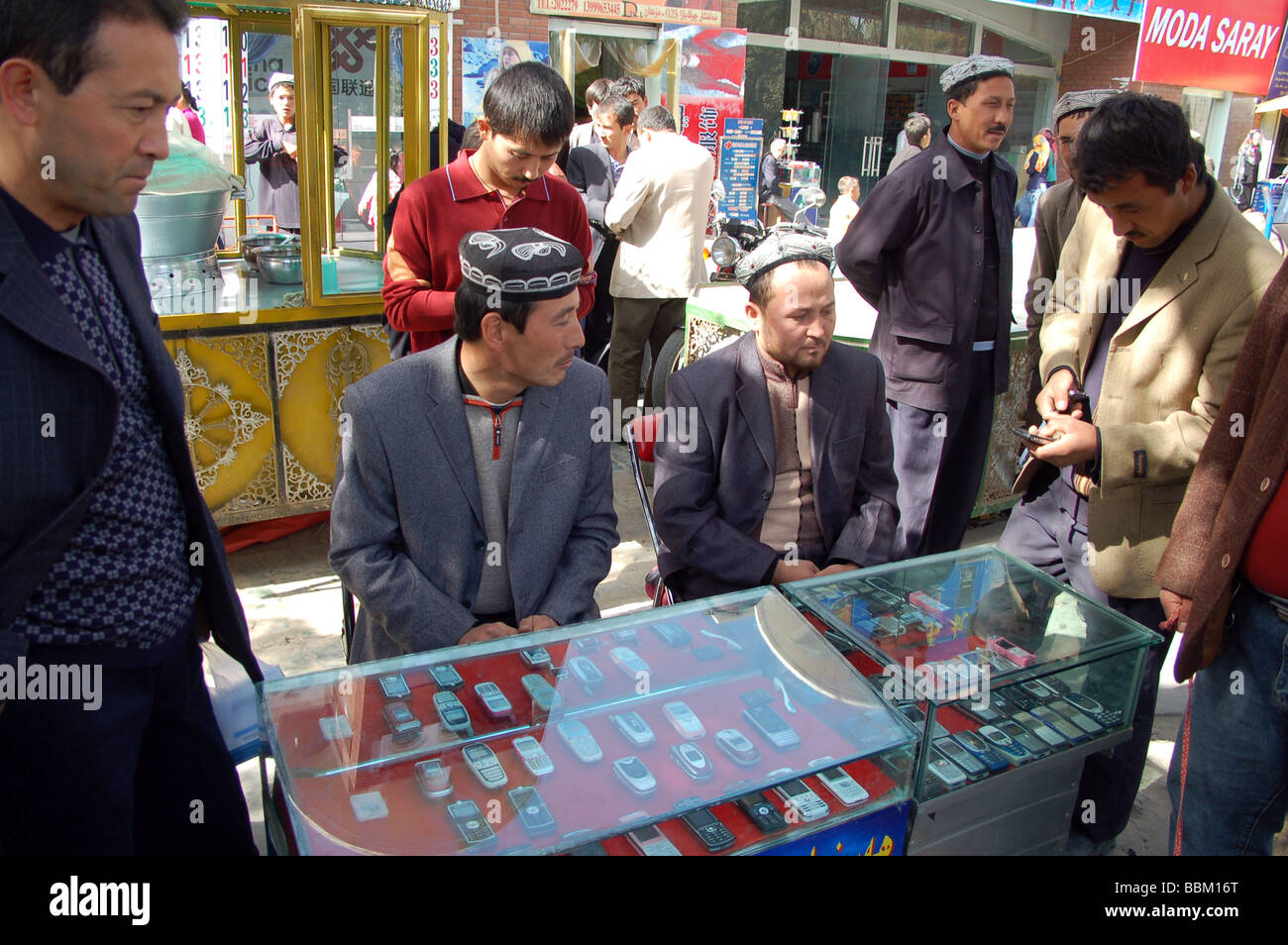 Lokalen Uiguren in Urumqi, Xinjiang, CHINA Stockfotografie - Alamy