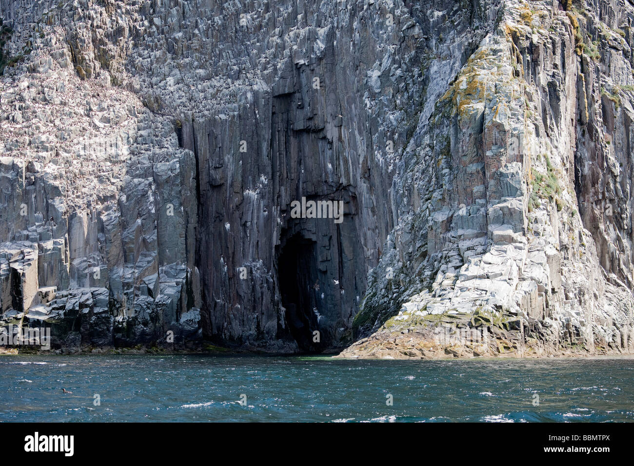 Mermaid's Cave, Ailsa Craig, ein Granitartigen extrusion Inselchen im ...