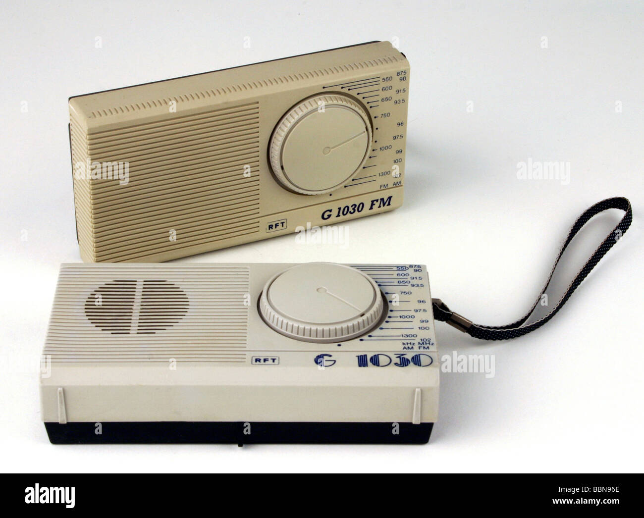 Rundfunk, Radio, Hörfunk, Taschenradio G 1030, zwei Versionen ...