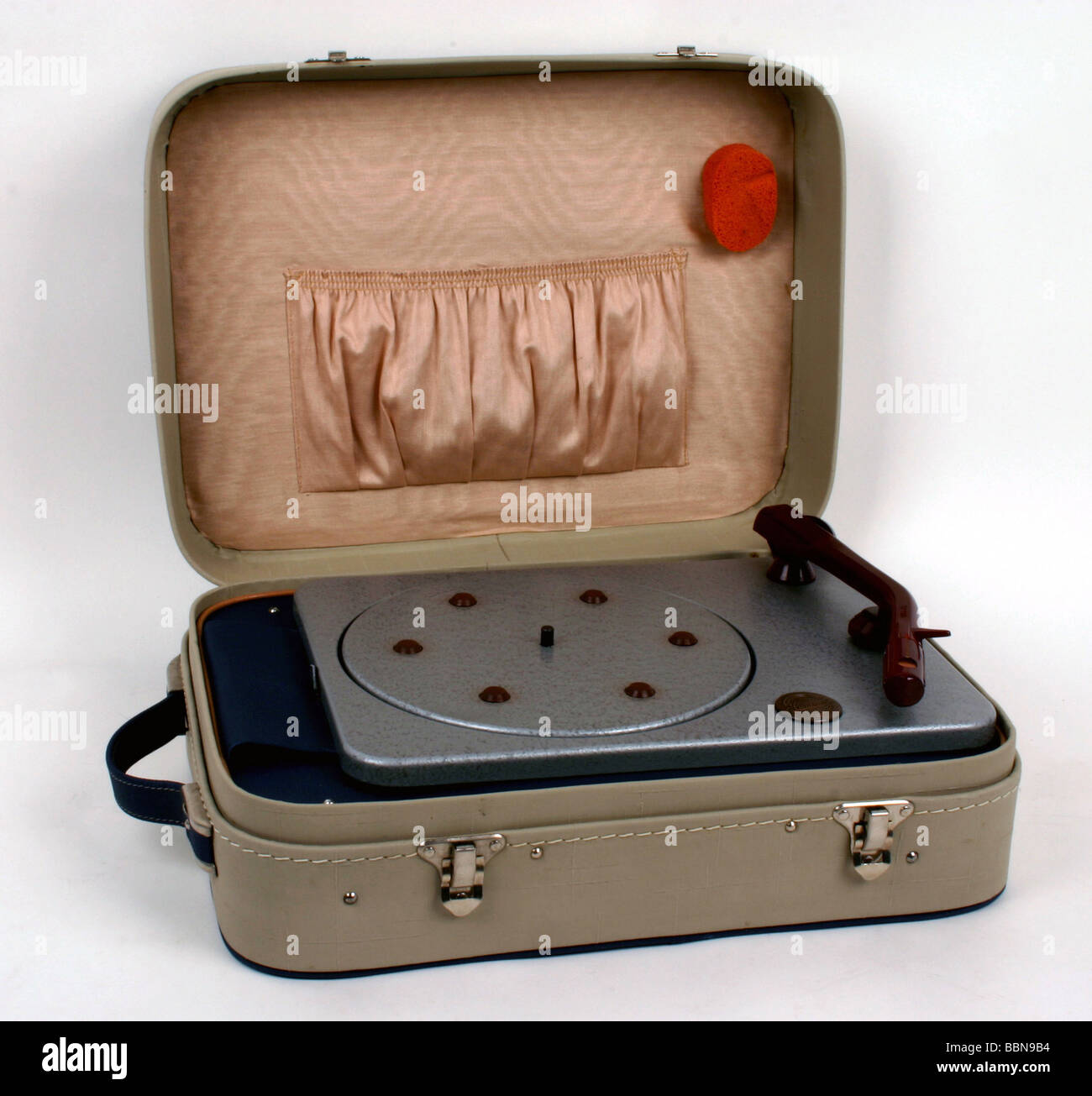 Record player 1950s -Fotos und -Bildmaterial in hoher Auflösung – Alamy
