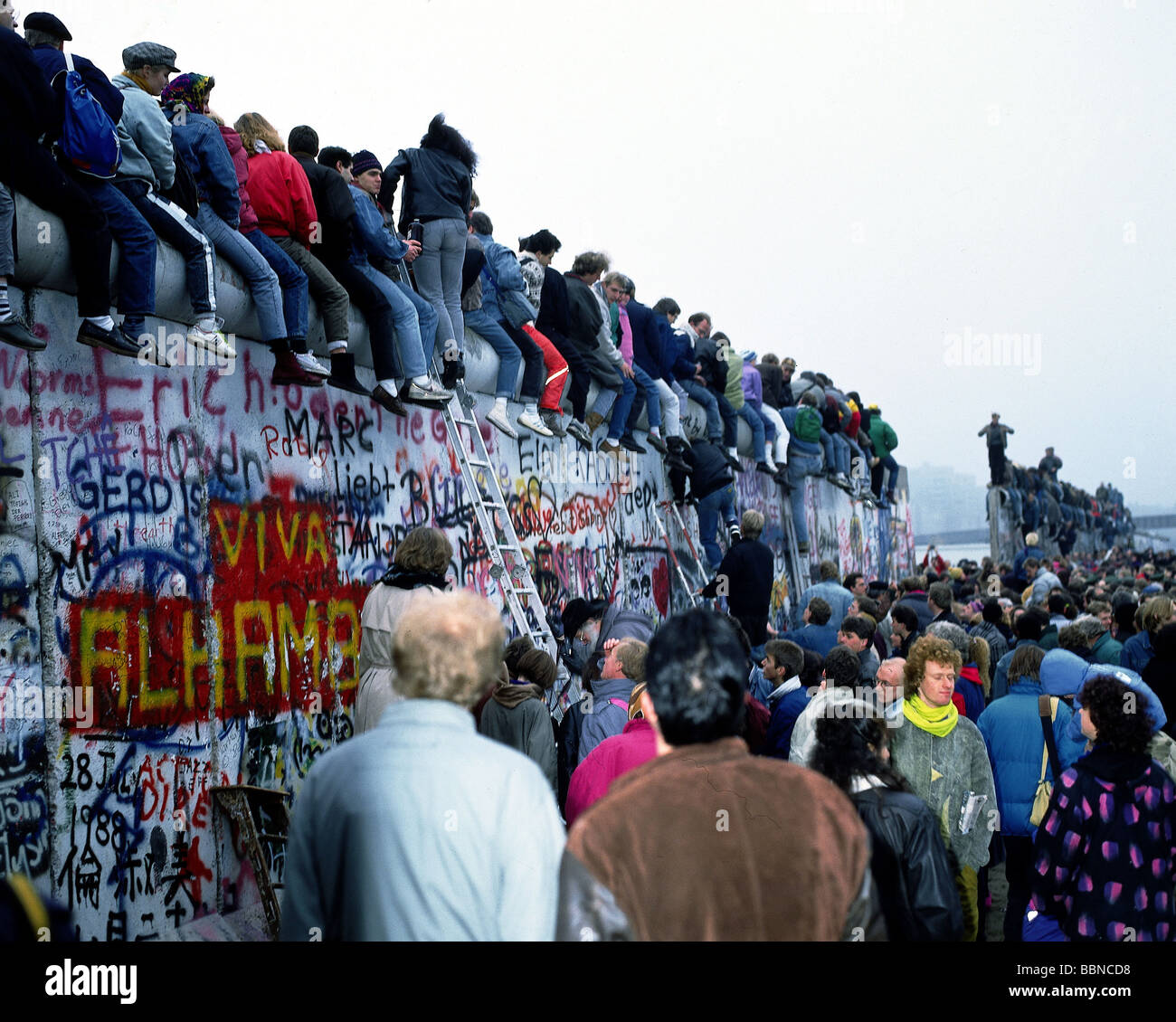 Fall Of Berlin Wall 1989 Stockfotos und -bilder Kaufen - Alamy