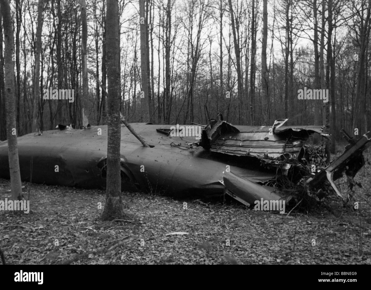 Crashed Damaged German Bomber Stockfotos & Crashed Damaged German ...