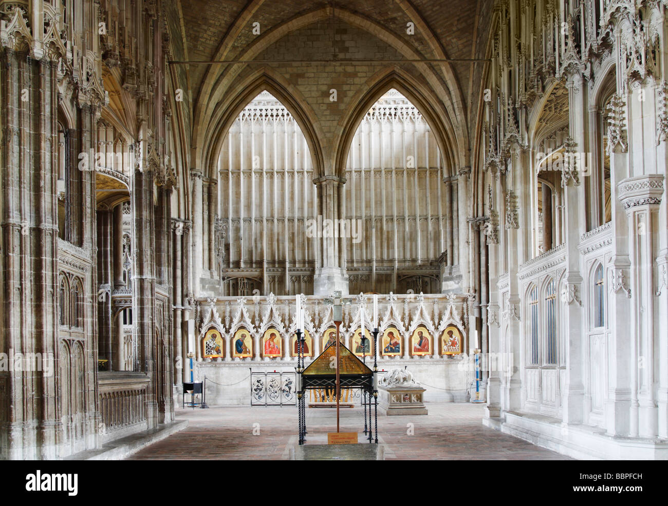 Schrein zu Saint Swithin und Symbole und Heilige Loch in Winchester ...