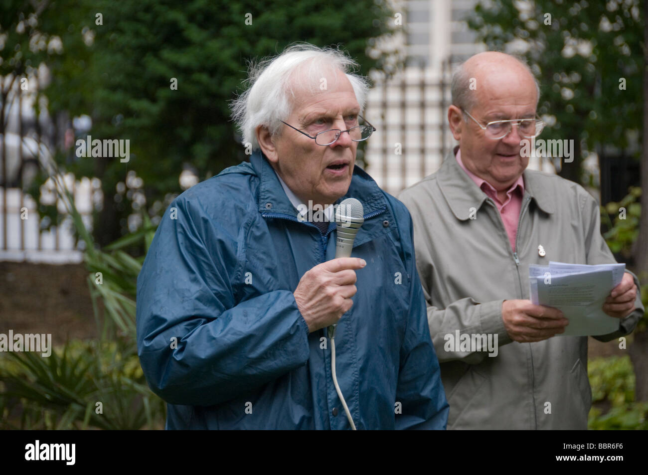 Norman Kember befasst sich mit der internationalen ...