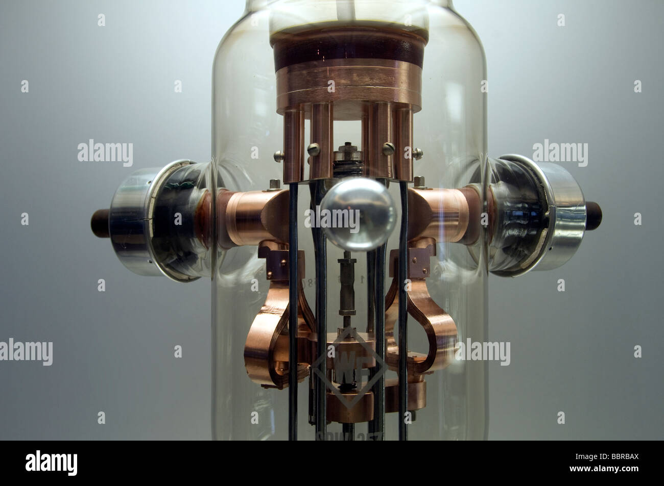 Glascontainer Berlin Stockfotos und -bilder Kaufen - Alamy