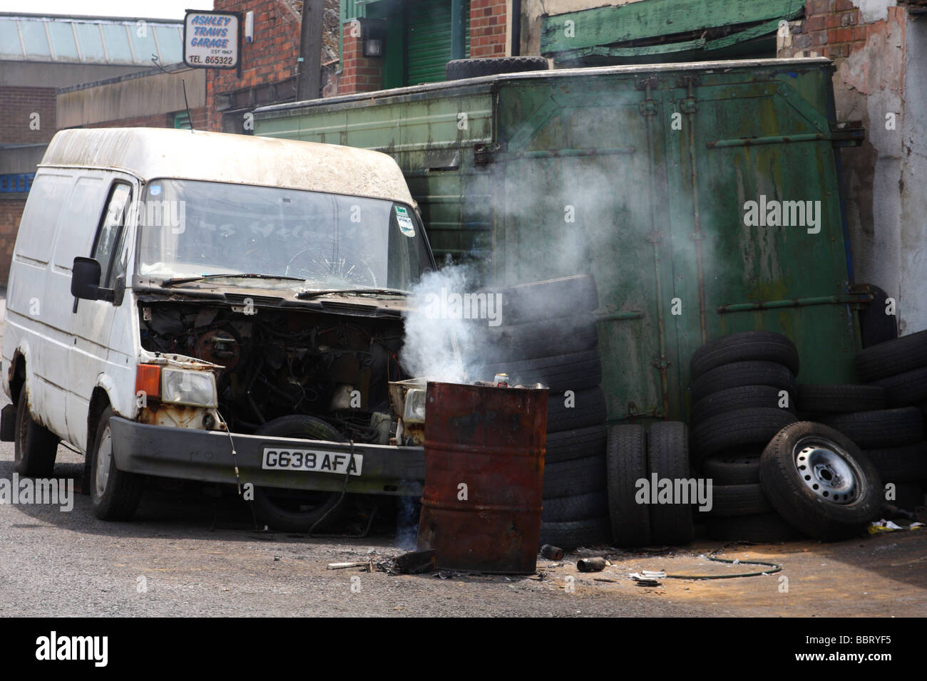 Wrecked van -Fotos und -Bildmaterial in hoher Auflösung – Alamy