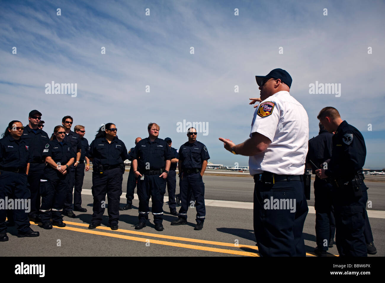 Notfall-Responder Spezialoperationen training mit CAL FIRE, California ...