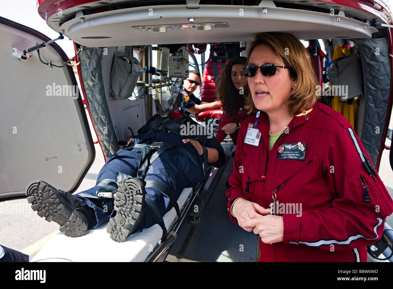 Helicopter firemen -Fotos und -Bildmaterial in hoher Auflösung – Alamy