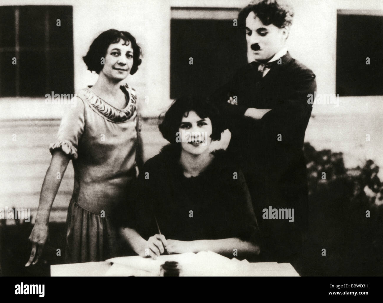 Charlie chaplin his wife lita grey -Fotos und -Bildmaterial in hoher ...