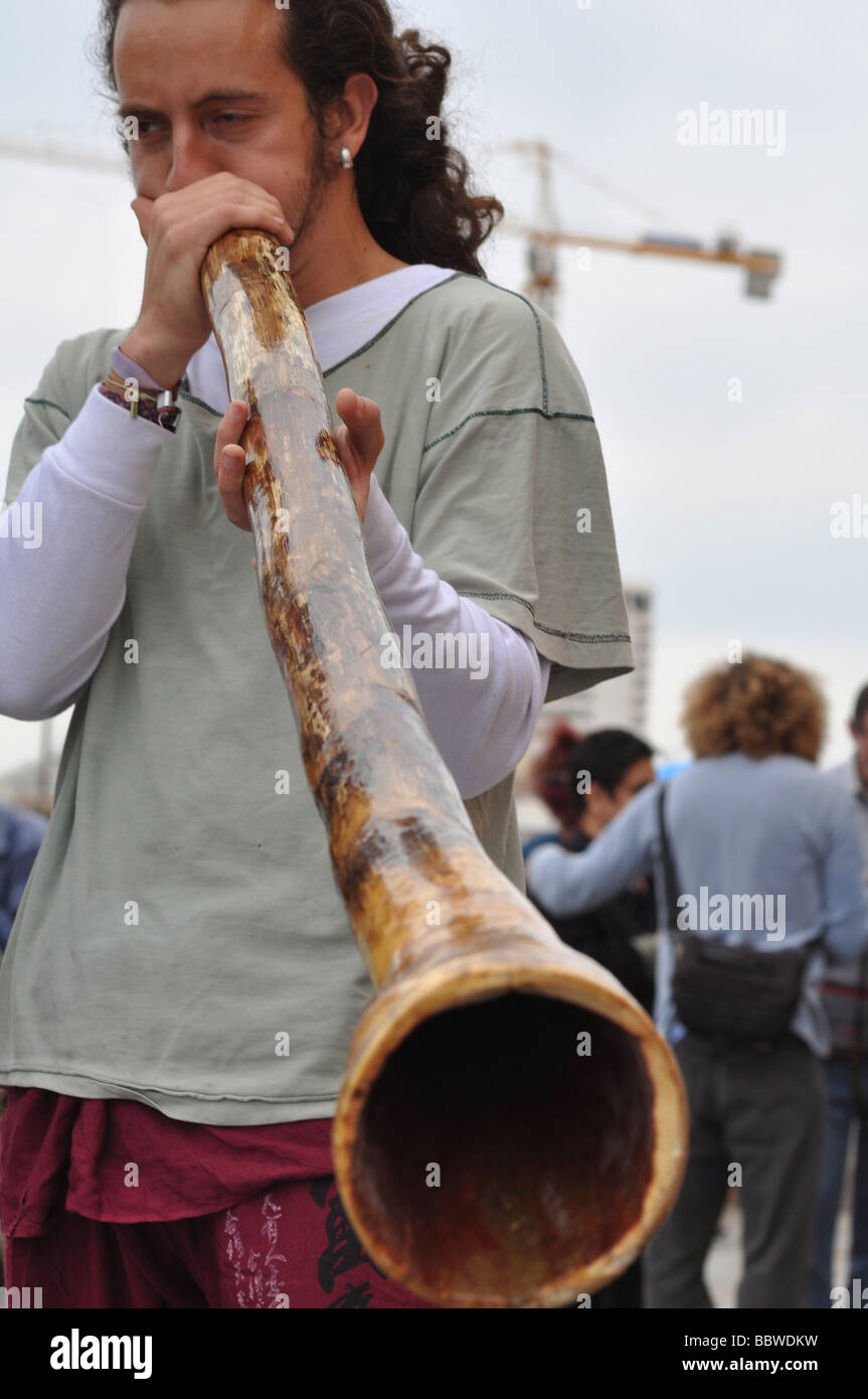 Tel aviv beach party -Fotos und -Bildmaterial in hoher Auflösung – Alamy