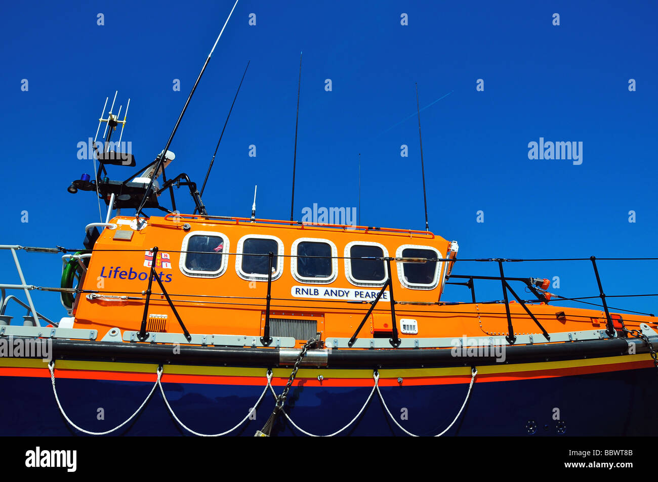 Rettungsboot in aktion -Fotos und -Bildmaterial in hoher Auflösung – Alamy