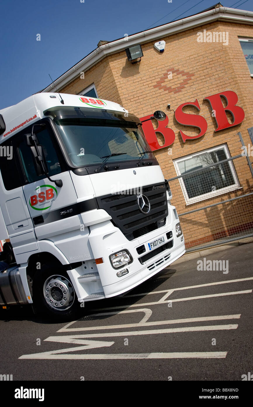 Mercedes benz lkw -Fotos und -Bildmaterial in hoher Auflösung – Alamy