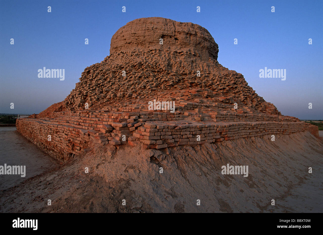 Pakistan Sindh Region Mohenjo-Daro-Stupa Stockfotografie - Alamy
