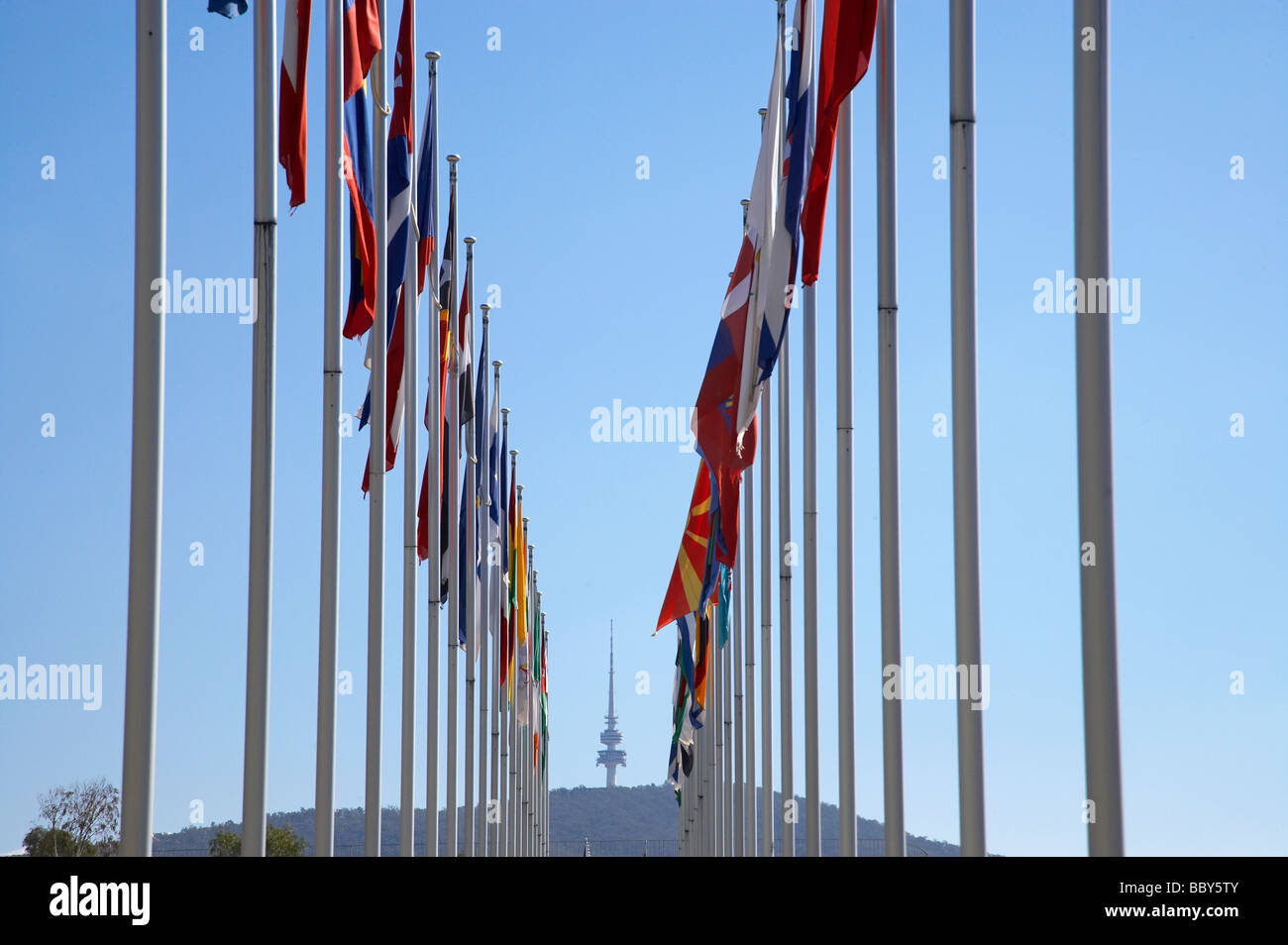 Australia flag canberra -Fotos und -Bildmaterial in hoher Auflösung – Alamy