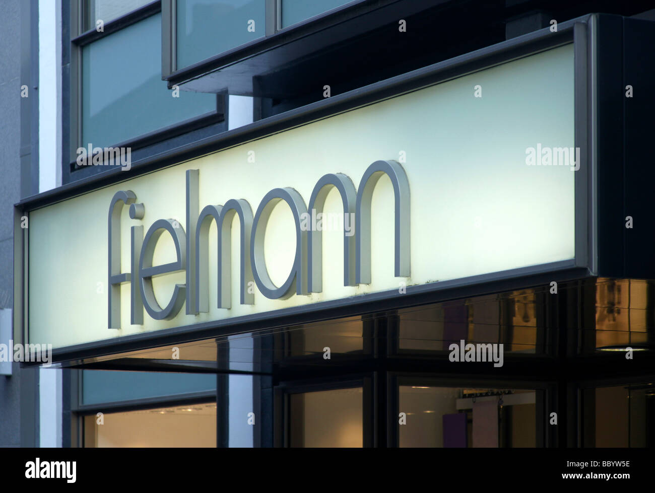 Logo der Firma Fielmann, Hansestadt Lübeck, Holstein, Schleswig ...