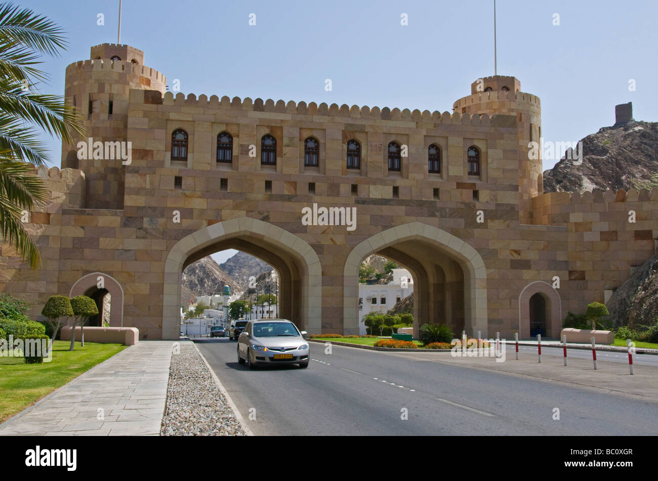 Befestigte Tore zu der alten Stadt Muscat Sultanat von Oman ...