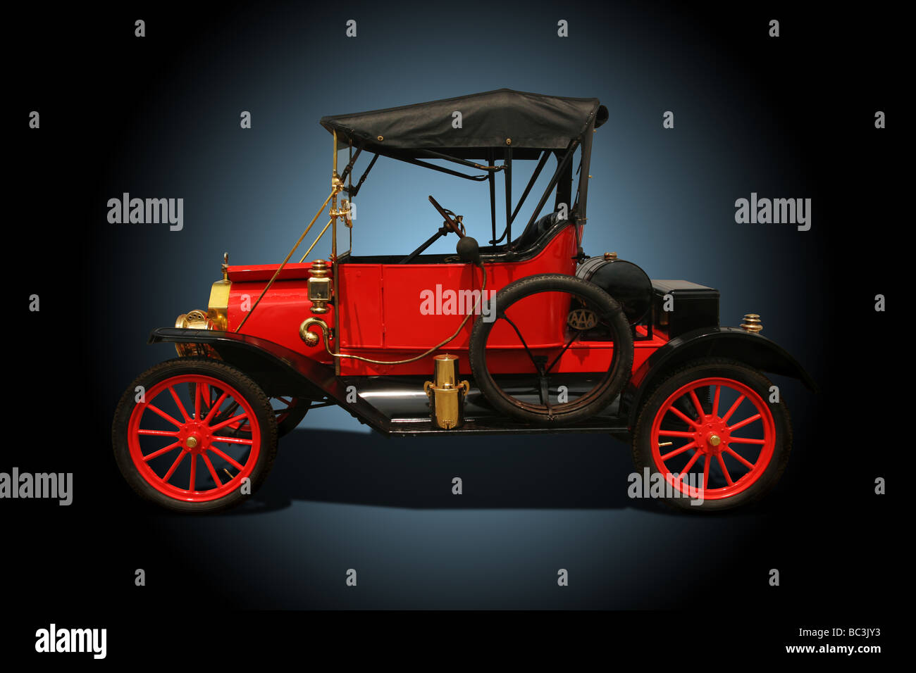 Torpedo car -Fotos und -Bildmaterial in hoher Auflösung – Alamy