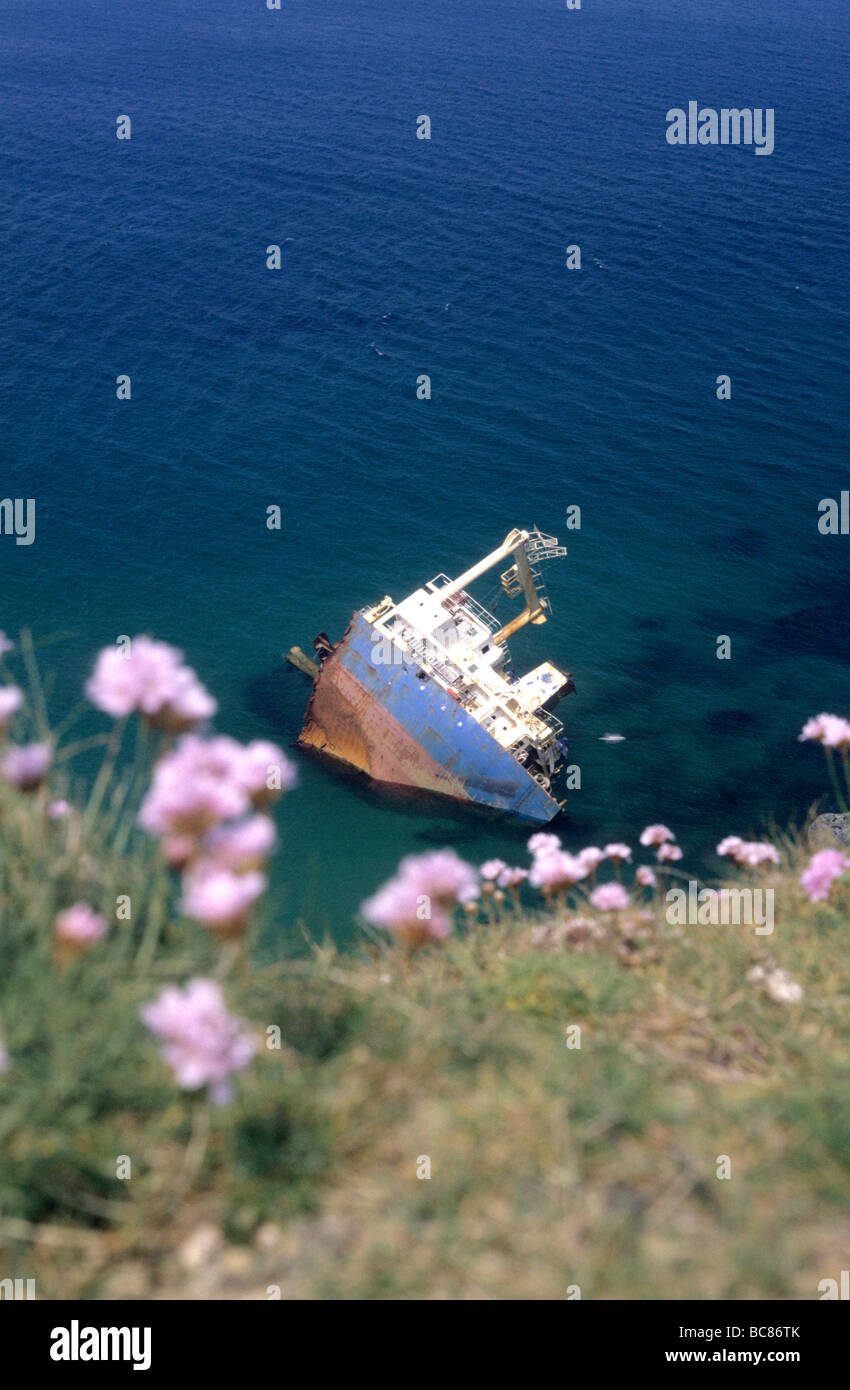 Cornwall shipwreck rocks -Fotos und -Bildmaterial in hoher Auflösung ...