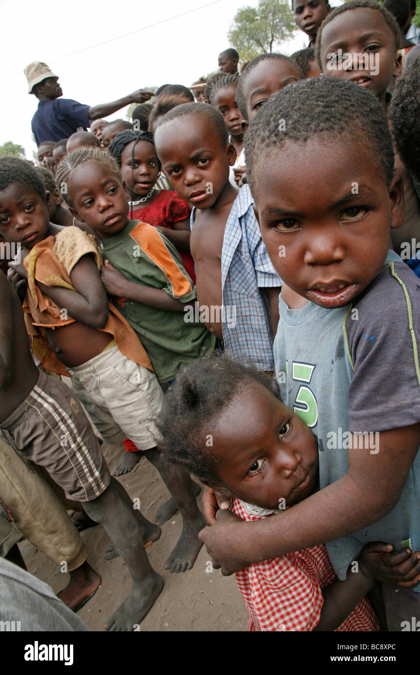 Afrika kinder hungersnot -Fotos und -Bildmaterial in hoher Auflösung ...