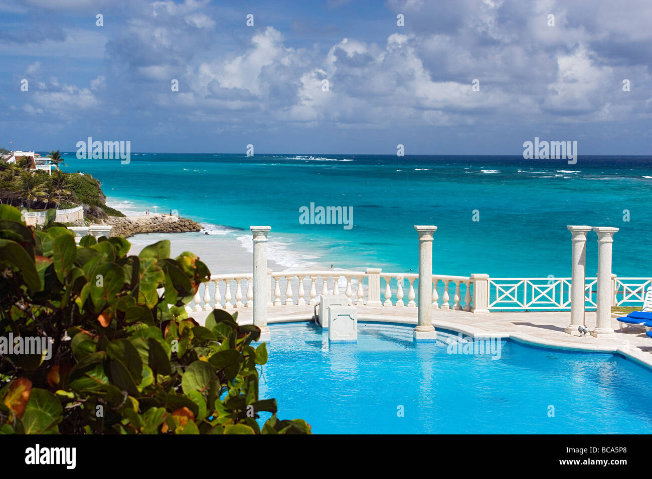 Pool kran strand hotel karibik -Fotos und -Bildmaterial in hoher ...