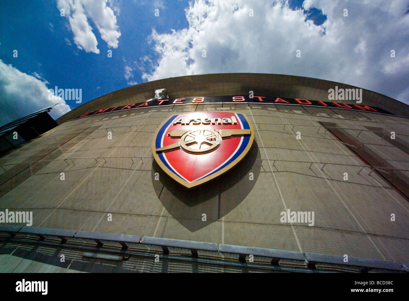 Emirates stadium logo -Fotos und -Bildmaterial in hoher Auflösung – Alamy