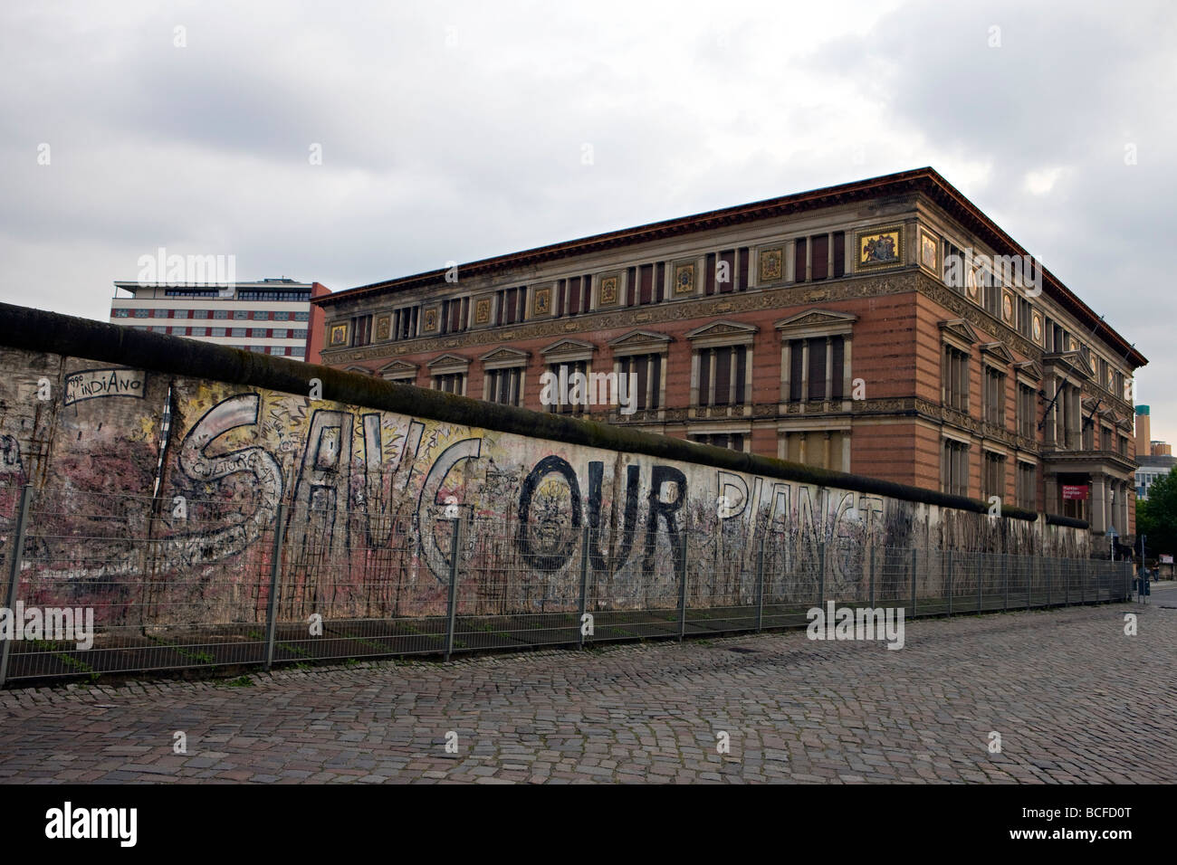 Berlin wall remains -Fotos und -Bildmaterial in hoher Auflösung – Alamy