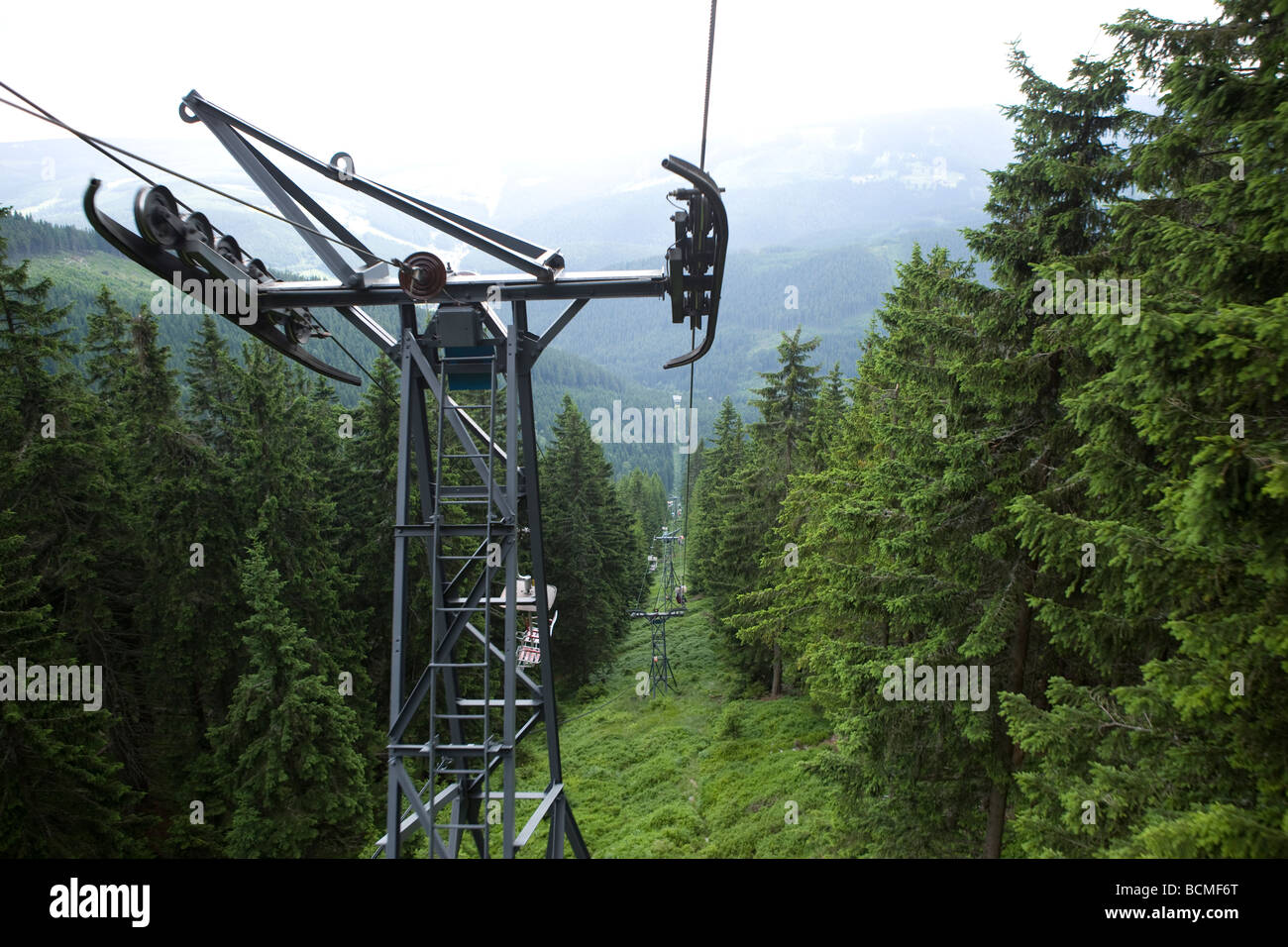Sessellift berge -Fotos und -Bildmaterial in hoher Auflösung – Alamy