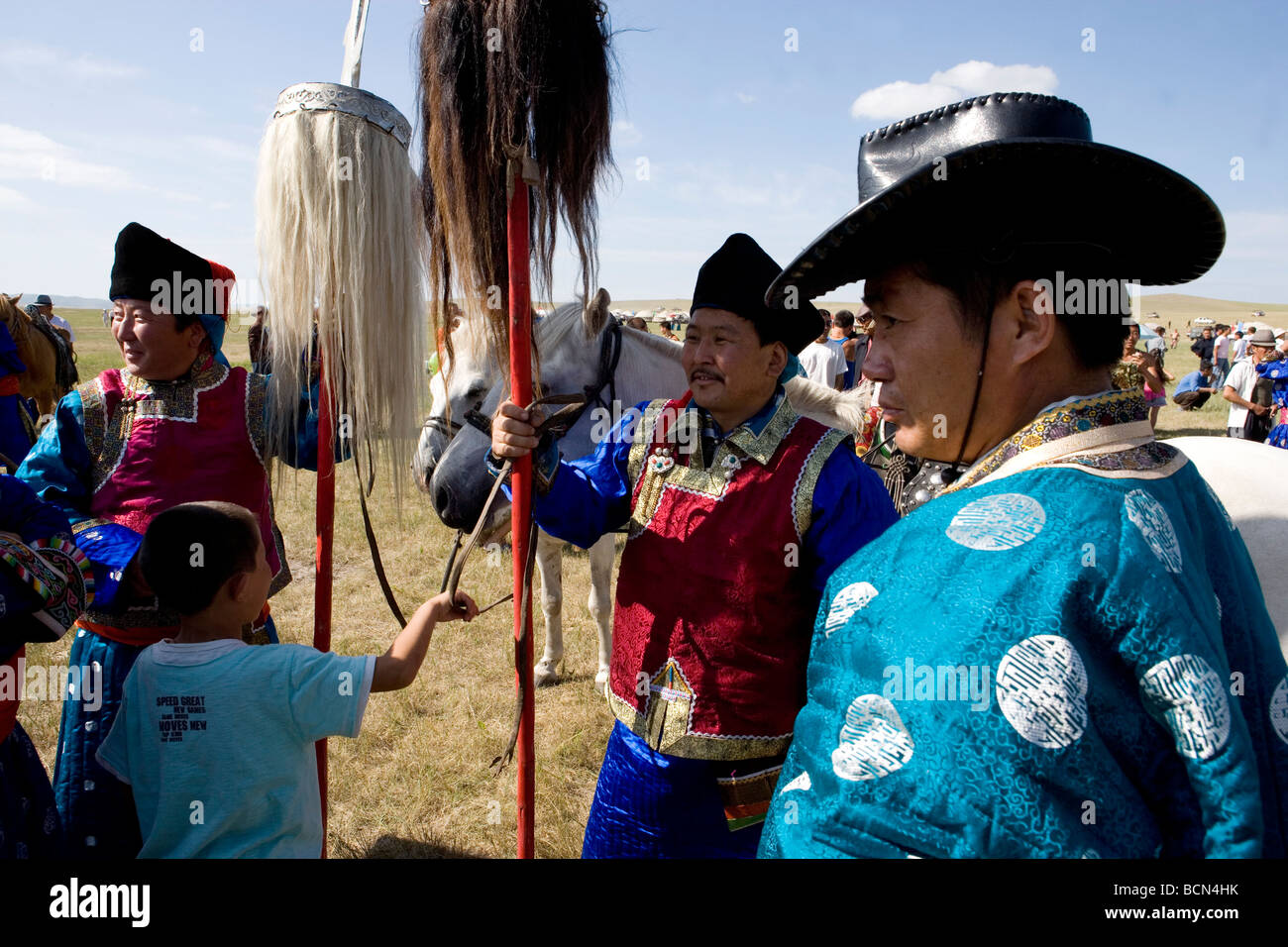 Mongolischer Mann Trägt Stockfotos und -bilder Kaufen - Alamy