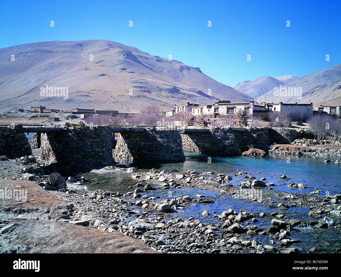 Tingri xigaze tibet china -Fotos und -Bildmaterial in hoher Auflösung ...
