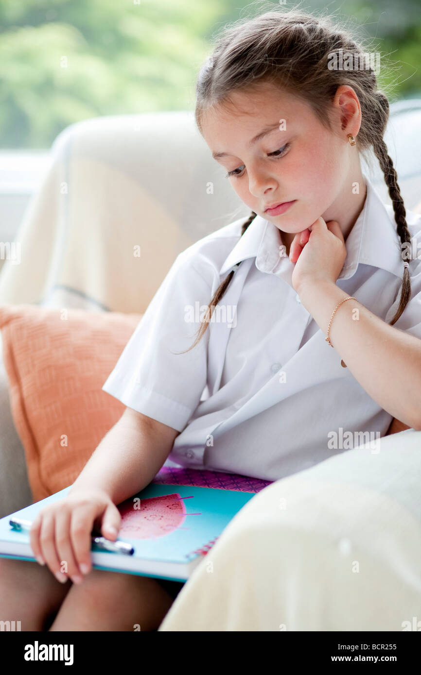 Schulmadchen -Fotos und -Bildmaterial in hoher Auflösung – Alamy