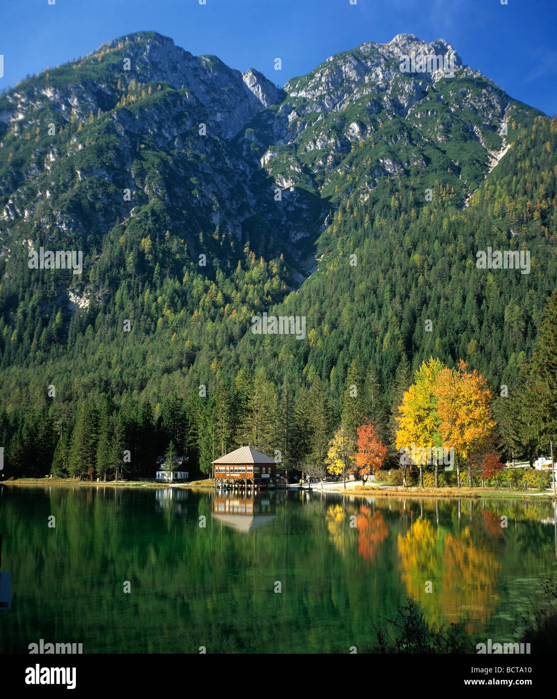 Toblach Lake Stockfotos und -bilder Kaufen - Alamy