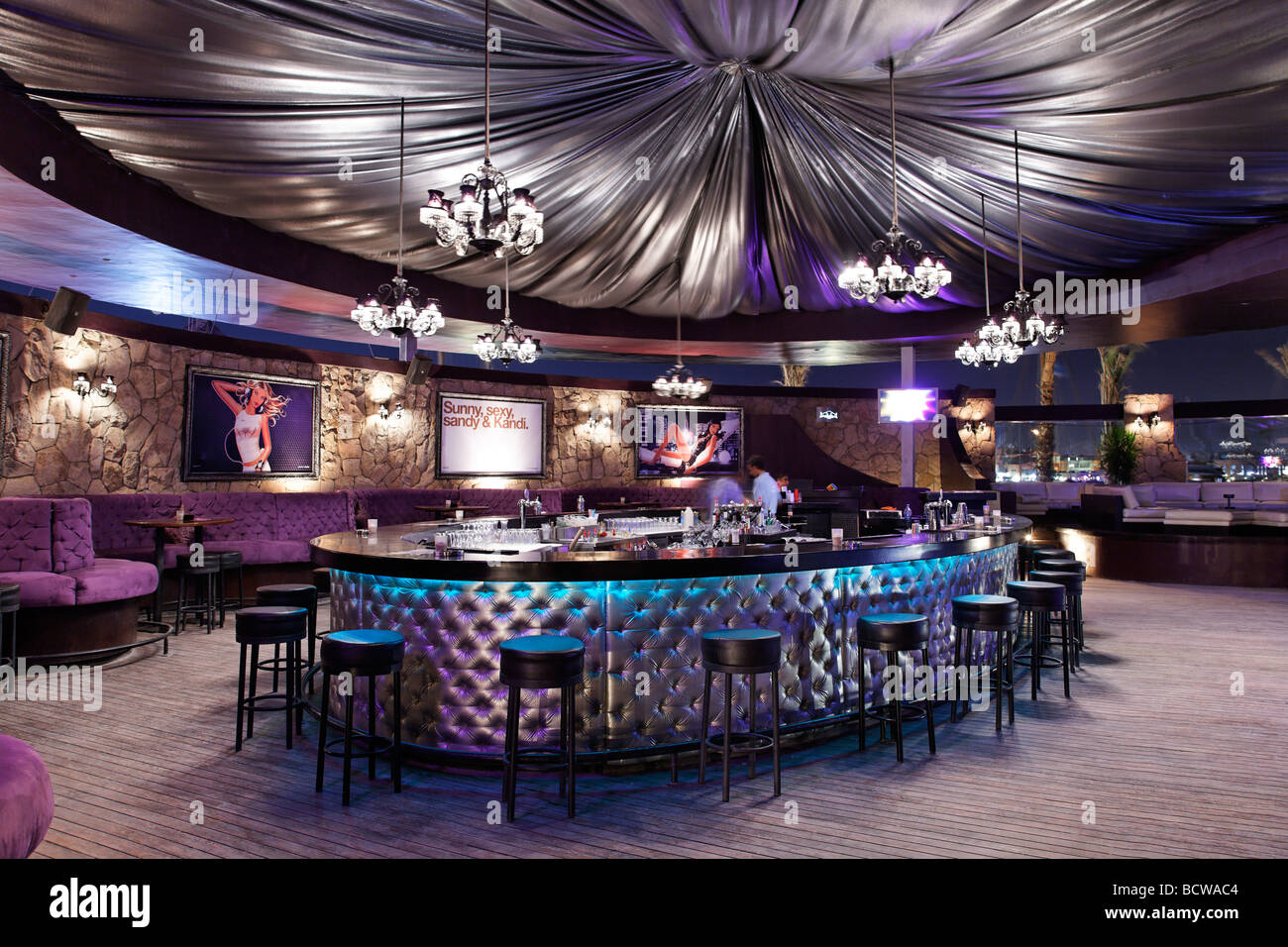 Disco Bar Stockfotos & Disco Bar Bilder - Alamy