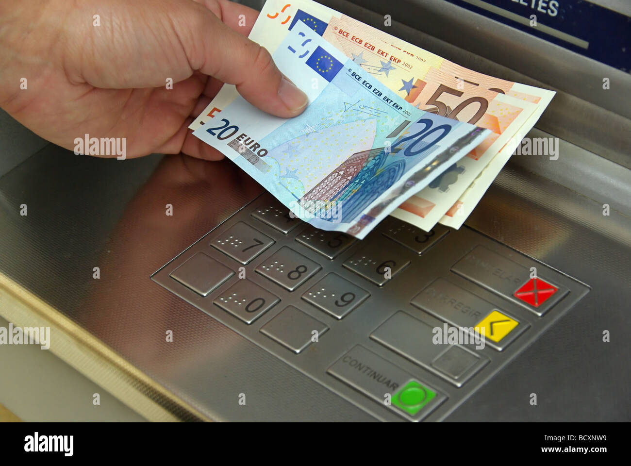 Geld automat -Fotos und -Bildmaterial in hoher Auflösung – Alamy