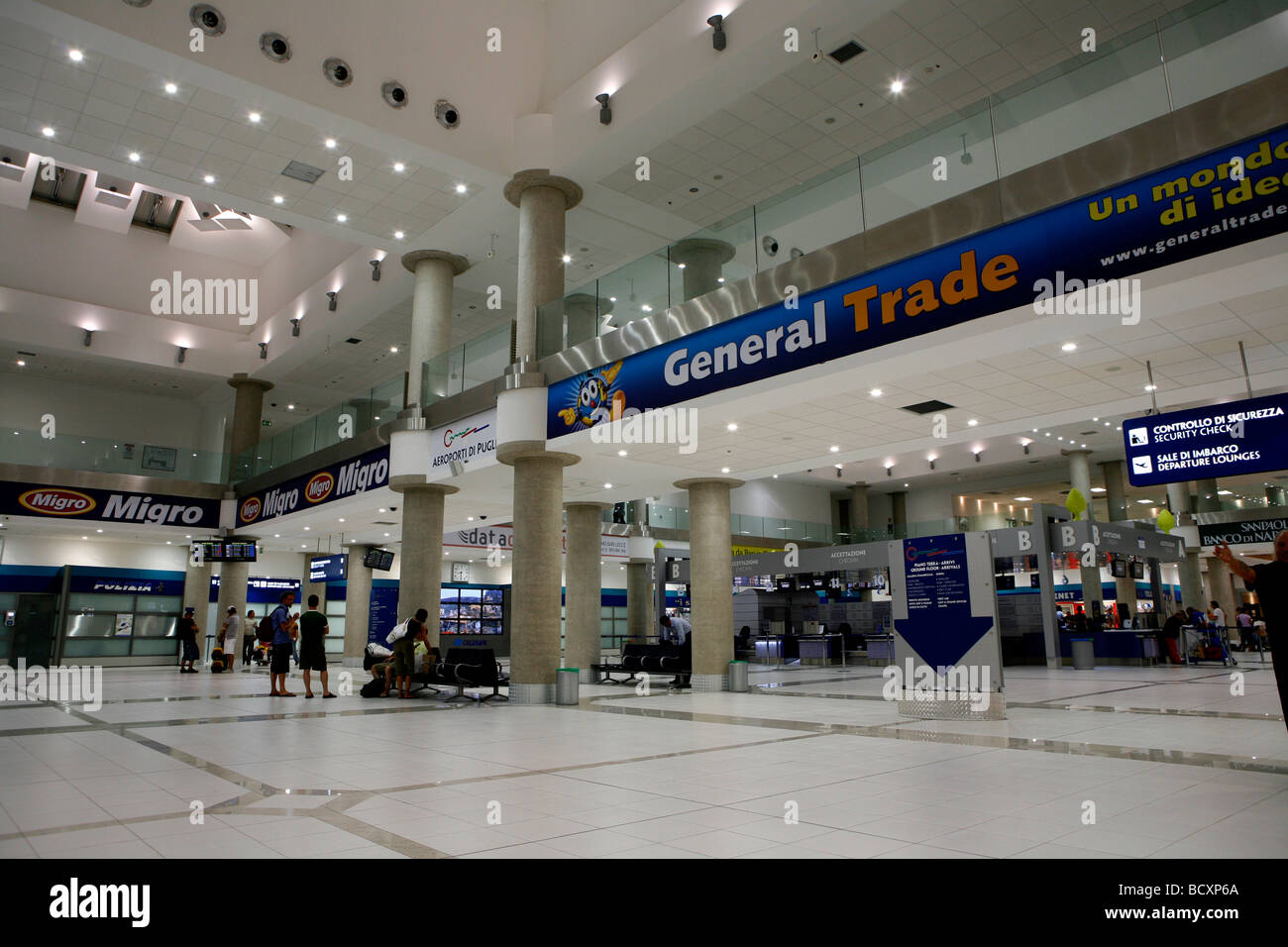 Aeroporto di bari -Fotos und -Bildmaterial in hoher Auflösung – Alamy