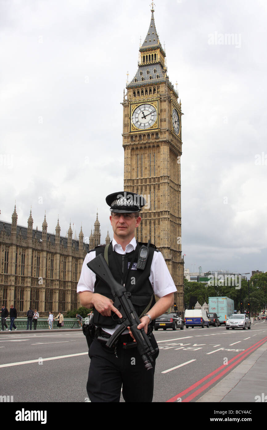 Polizeibeamter der stadt london -Fotos und -Bildmaterial in hoher ...
