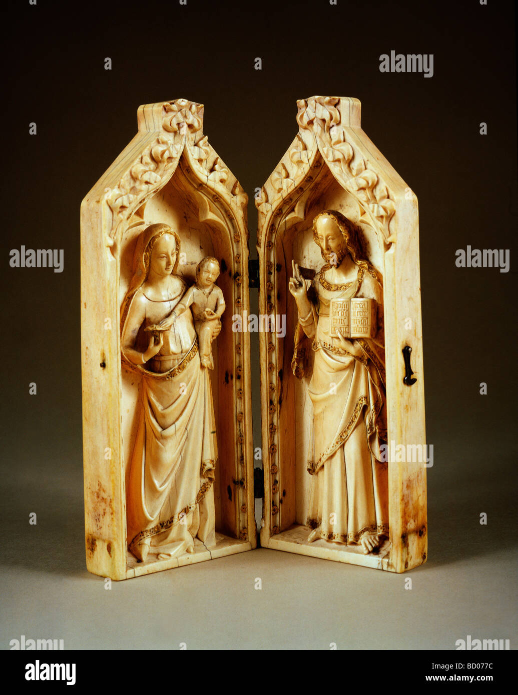 Diptychon aus dem 14 jahrhundert -Fotos und -Bildmaterial in hoher Auflösung – Alamy