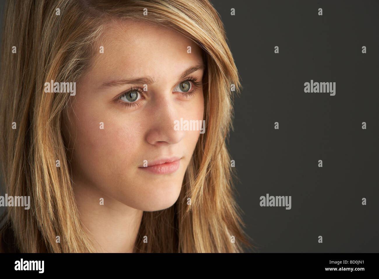 Pretty 18 year old girl -Fotos und -Bildmaterial in hoher Auflösung – Alamy