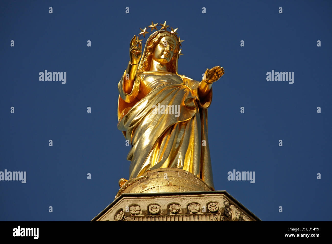 Avignon dach -Fotos und -Bildmaterial in hoher Auflösung – Alamy