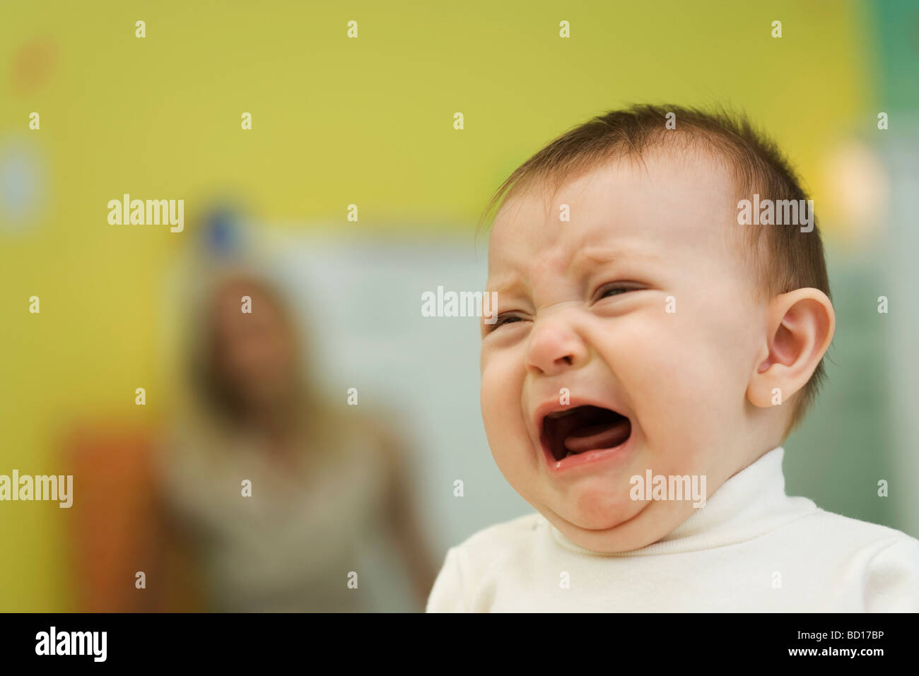 Baby schielen -Fotos und -Bildmaterial in hoher Auflösung – Alamy