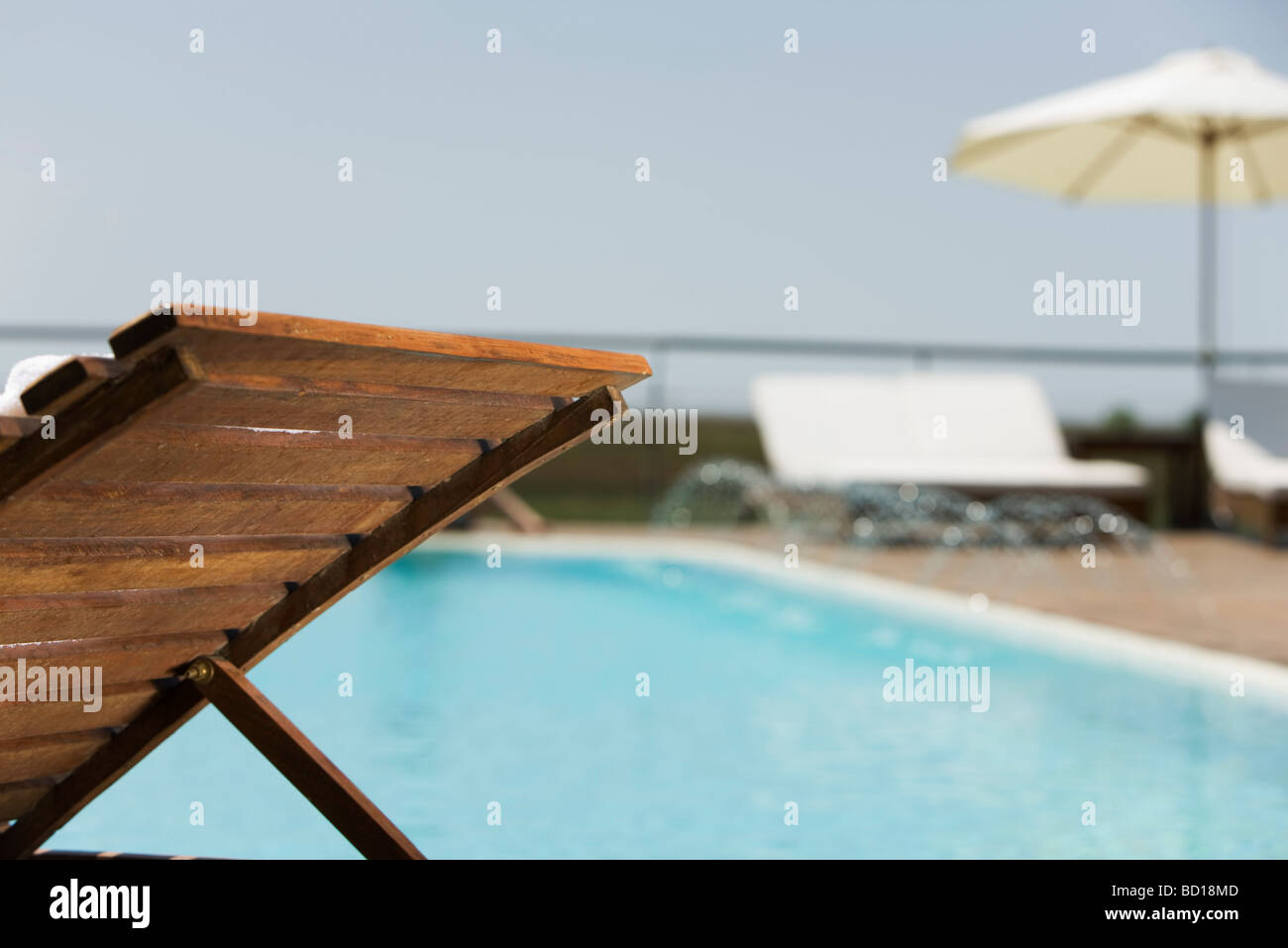 Liegestuhl Pool Stockfotos und -bilder Kaufen - Alamy