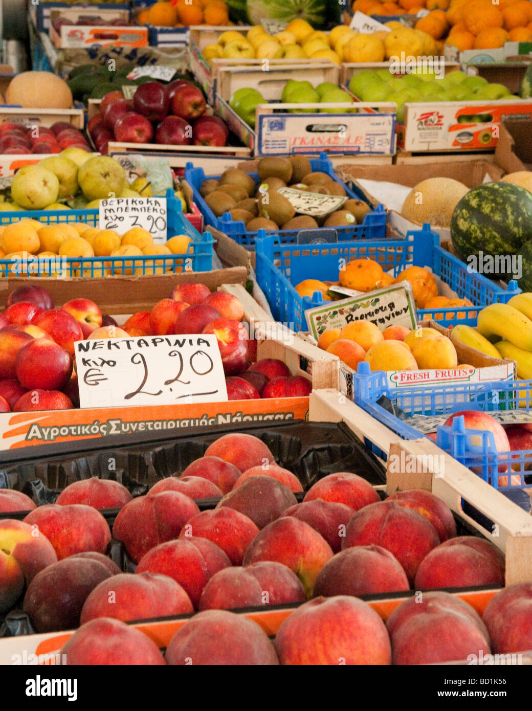 Frisches Obst in der Markthalle in Chania, Kreta, Griechenland ...